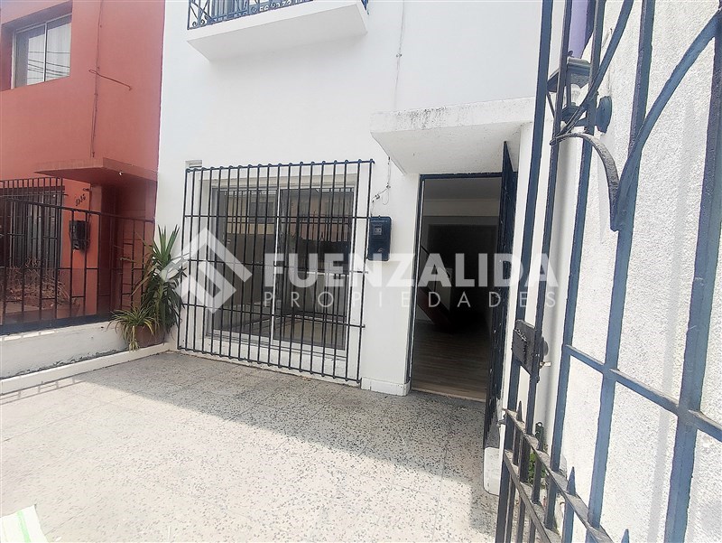 Casa en Venta en Santiago 3 dormitorios 2 baños | 48555592 | Emol ...